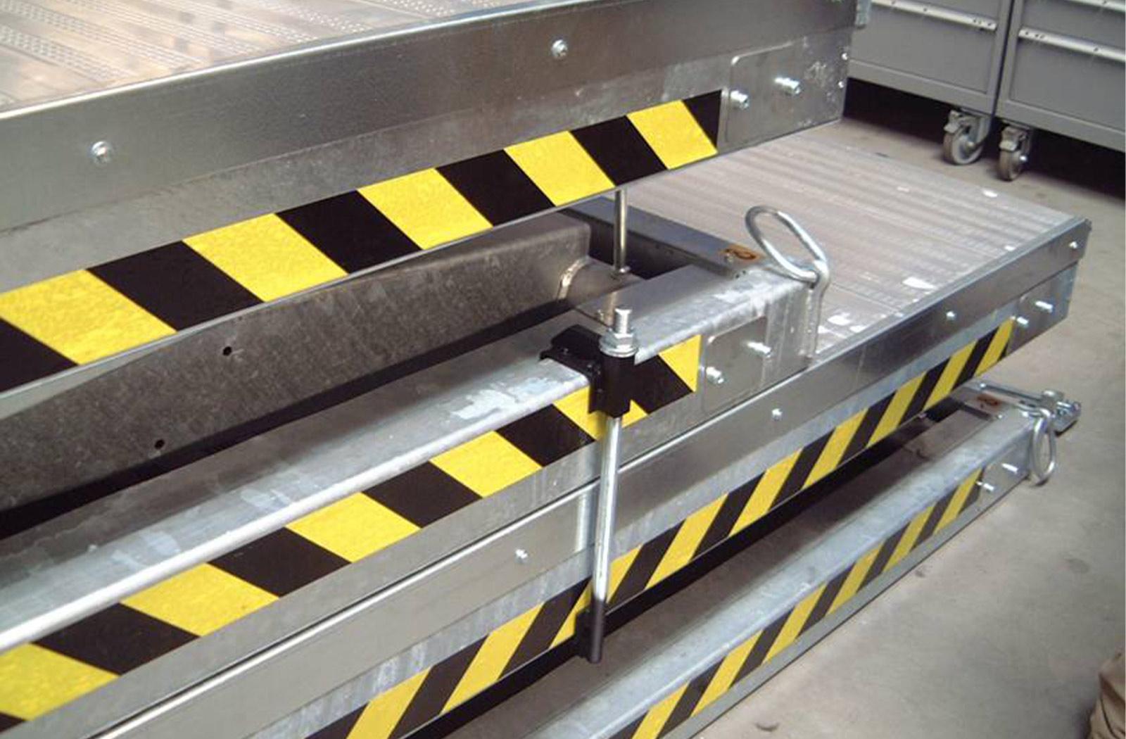 Masonry work platform for house construction, industrial construction ...