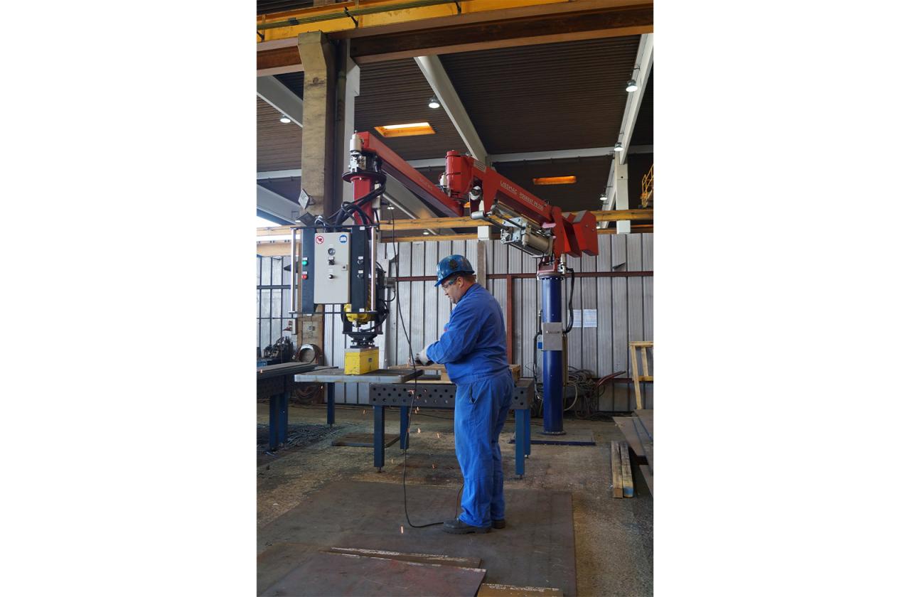 Steel plate handling