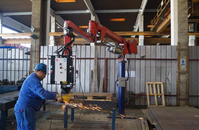 Steel plate handling