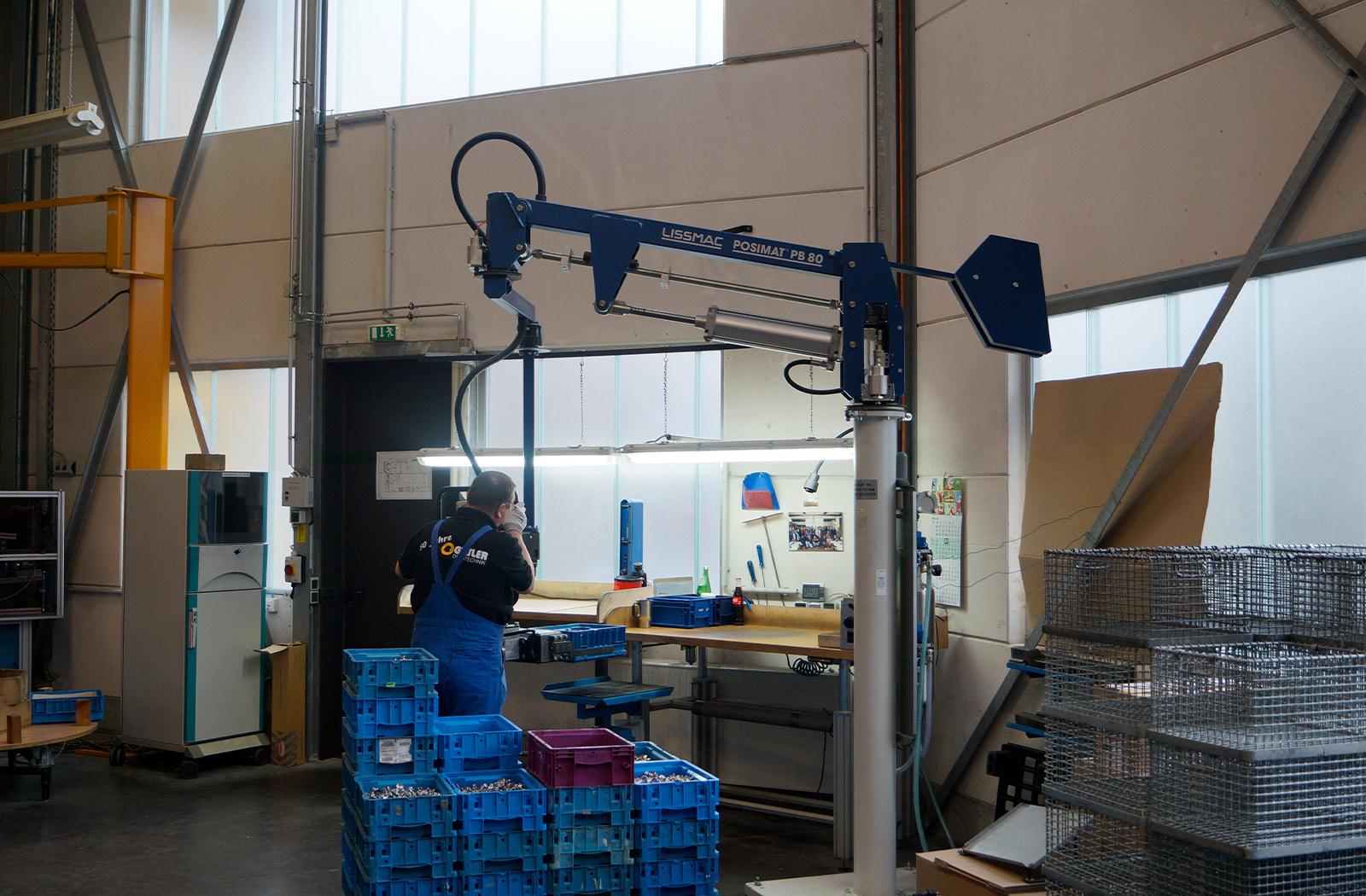 Handling of KLT containers