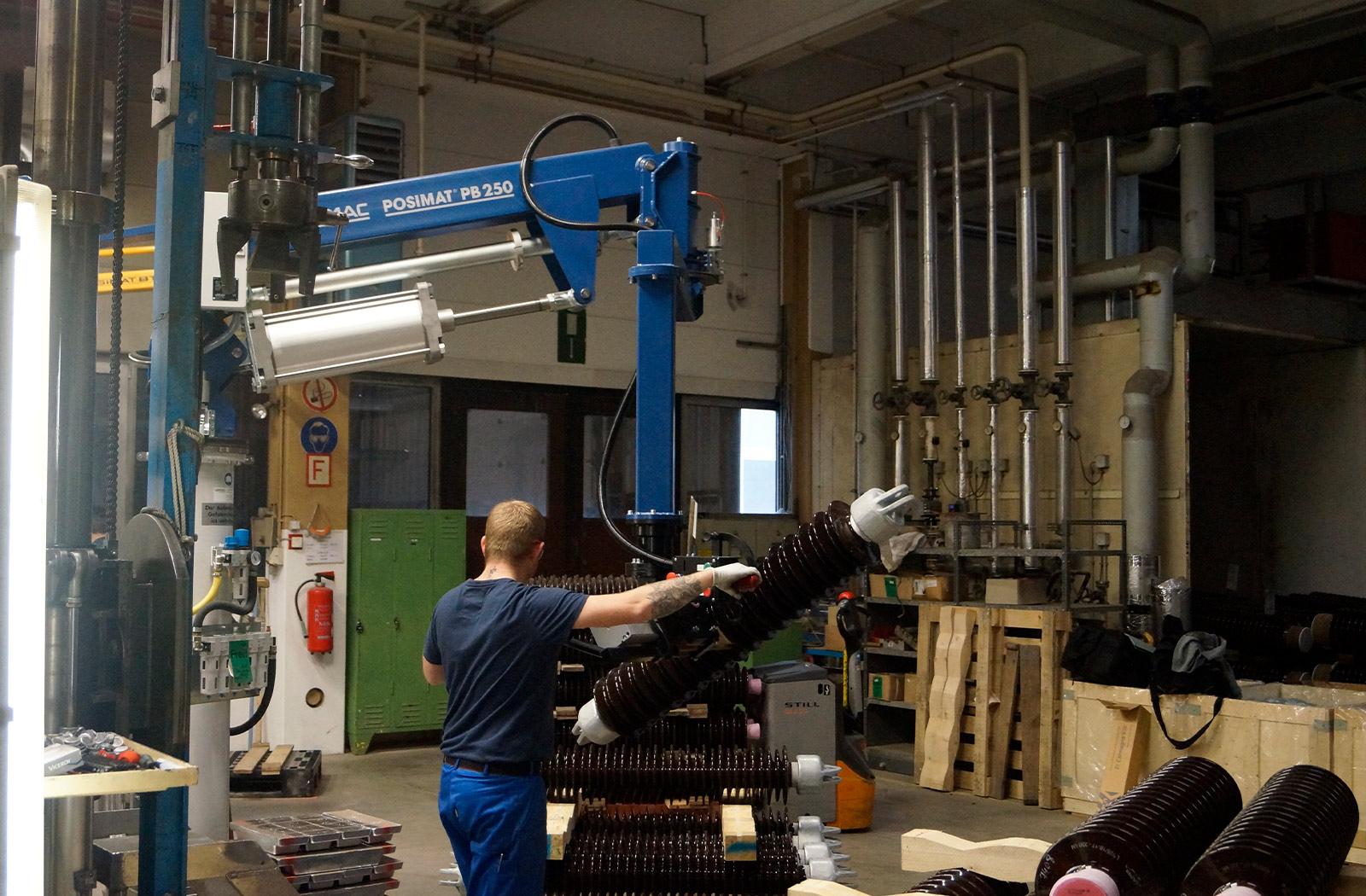 Handling of insulators