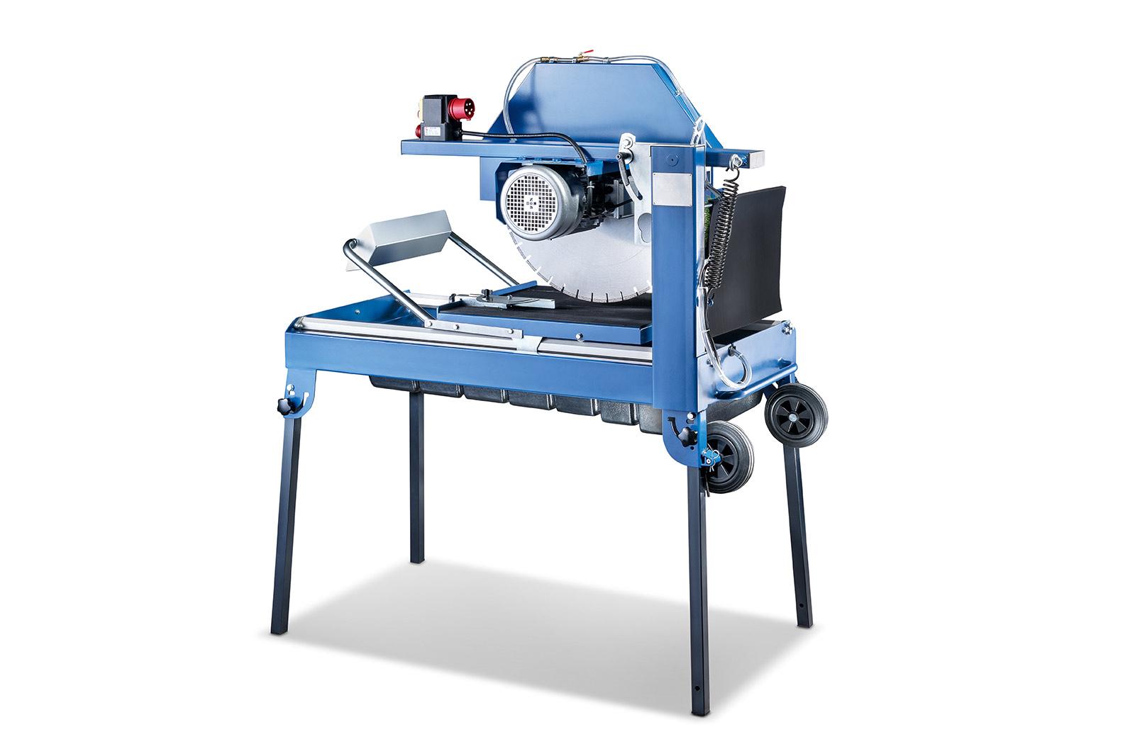 Diamond saw for masonry as well as paving and path construction